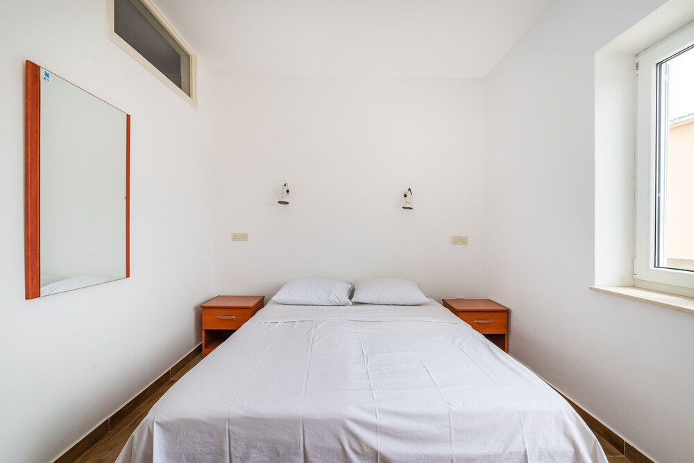 Cozy Room Near Beach L - Novalja