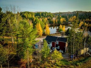 Le Lake House. Bord de l`eau, plage, spa,Billard! - Latest Reviews ...