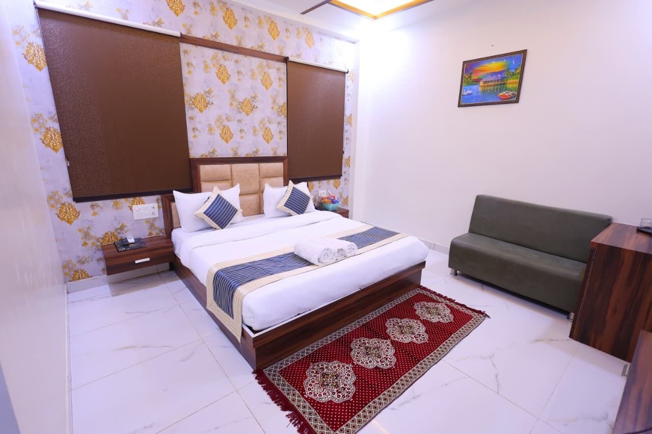 Quarto luxo, 1 cama de casal | Escrivaninha, espaço de trabalho para notebook, Wi-Fi de cortesia