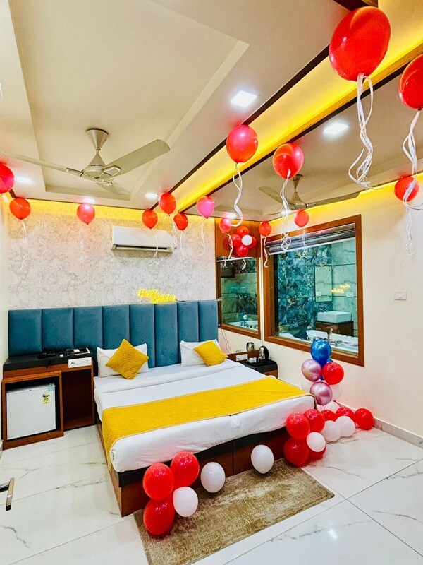 The Crown Hotel - Agra