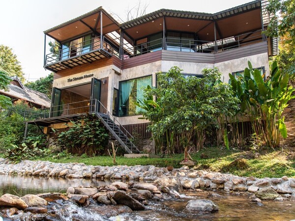 The Stream House At Mae Kampong - Mae On District