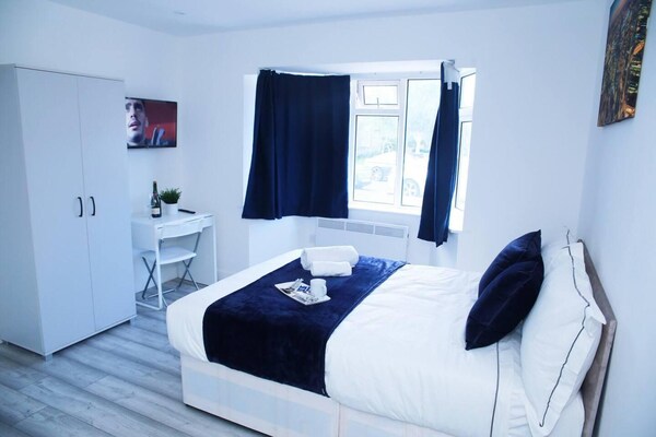 Apartment - Sleeps 2 & Free Parking - Ruislip