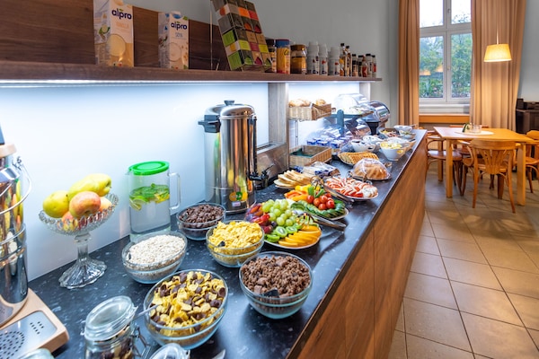 Pequeno-almoço tipo buffet diário incluído