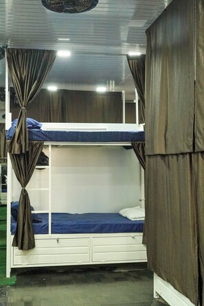 Dormitório compartilhado empresarial | Wi-Fi de cortesia, roupa de cama