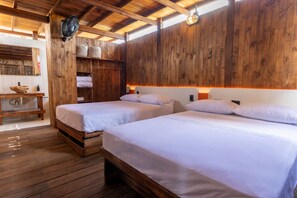 Quarto Familiar, 1 quarto | Wi-fi grátis, roupa de cama fornecida 