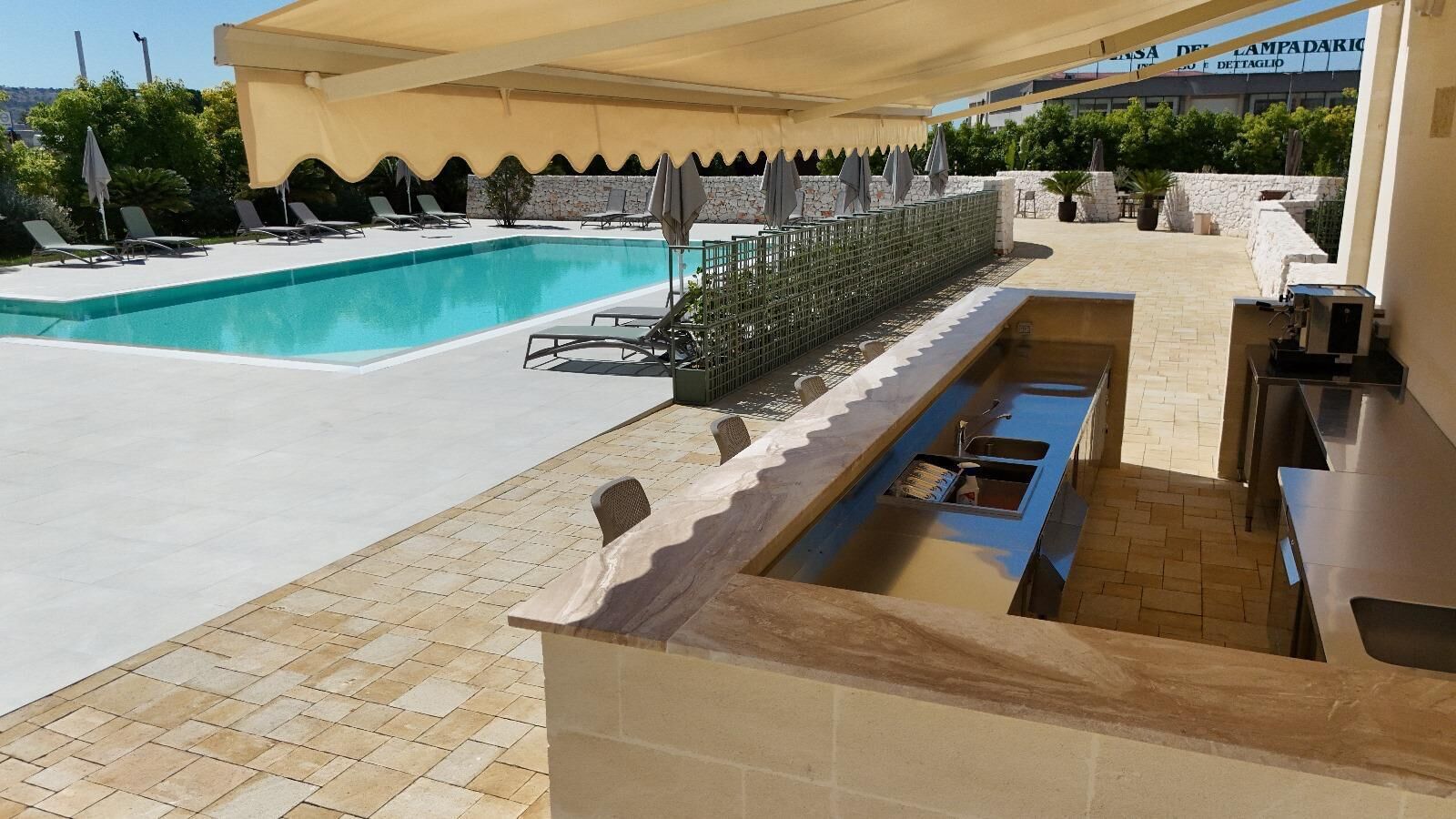 Piscina interna, 15 piscinas externas