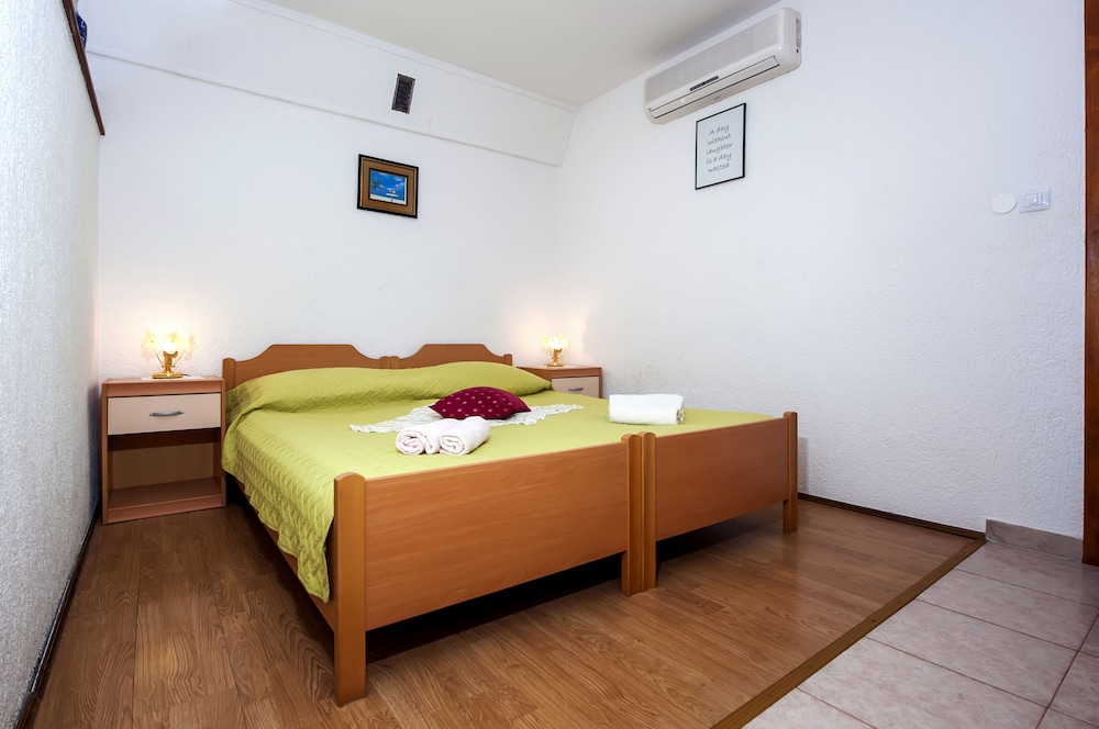 Studio Apartment 2304/100329 (Istria - Rovinj), 2500m From The Beach - Rovinj