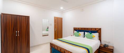 Quarto Standard | Cofre no quarto, secretária, quartos insonorizados