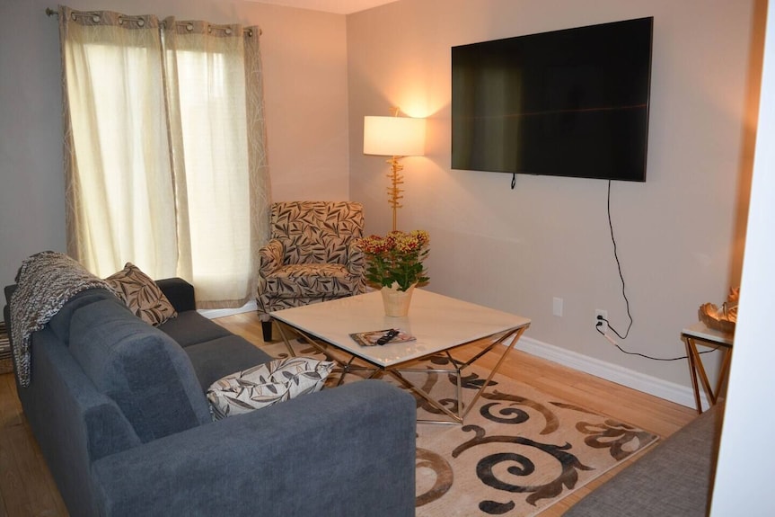 Family Friendly Neighbourhood - Kingston