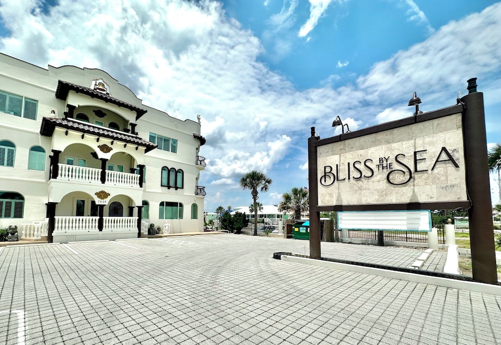Bliss By The Sea - Crescent Beach, FL