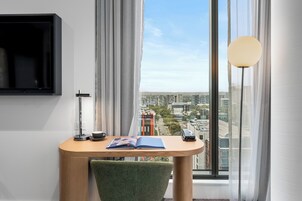 Executive One Bedroom Corner Suite | Lençóis de algodão egípcio, roupa de alta qualidade 