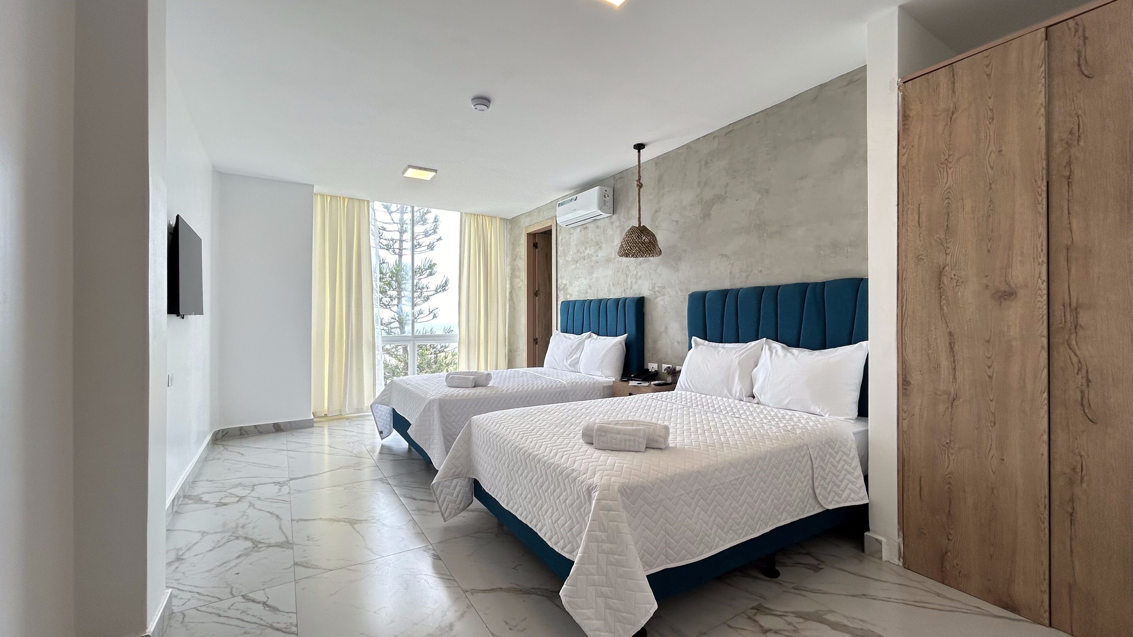 Hotel Presidente Beach Playas in Playas: Find Hotel Reviews, Rooms, and ...