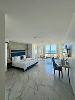 Roupa de alta qualidade, secretária, quartos insonorizados 