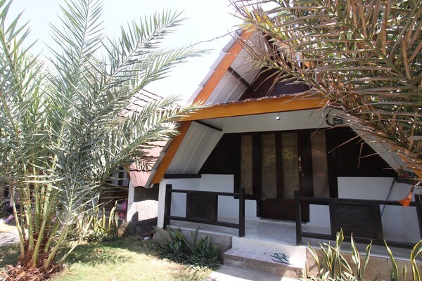 Oyo Life 93125 Kos Bale Lumbung Syariah - Lombok