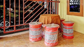 Área de estar no saguão
