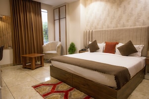 Quarto luxo | 1 quarto, Wi-Fi de cortesia