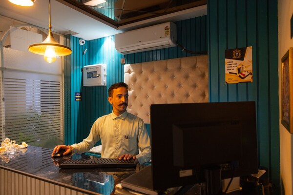 Hotel Eminence - Sahibzada Ajit Singh Nagar