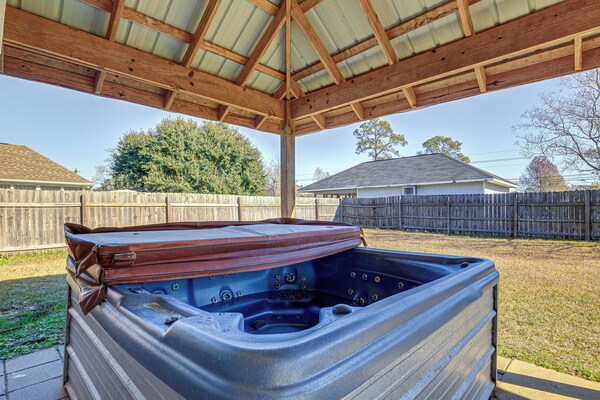 Hot Tub & Patio! Family Getaway In Ocean Springs - Ocean Springs, MS