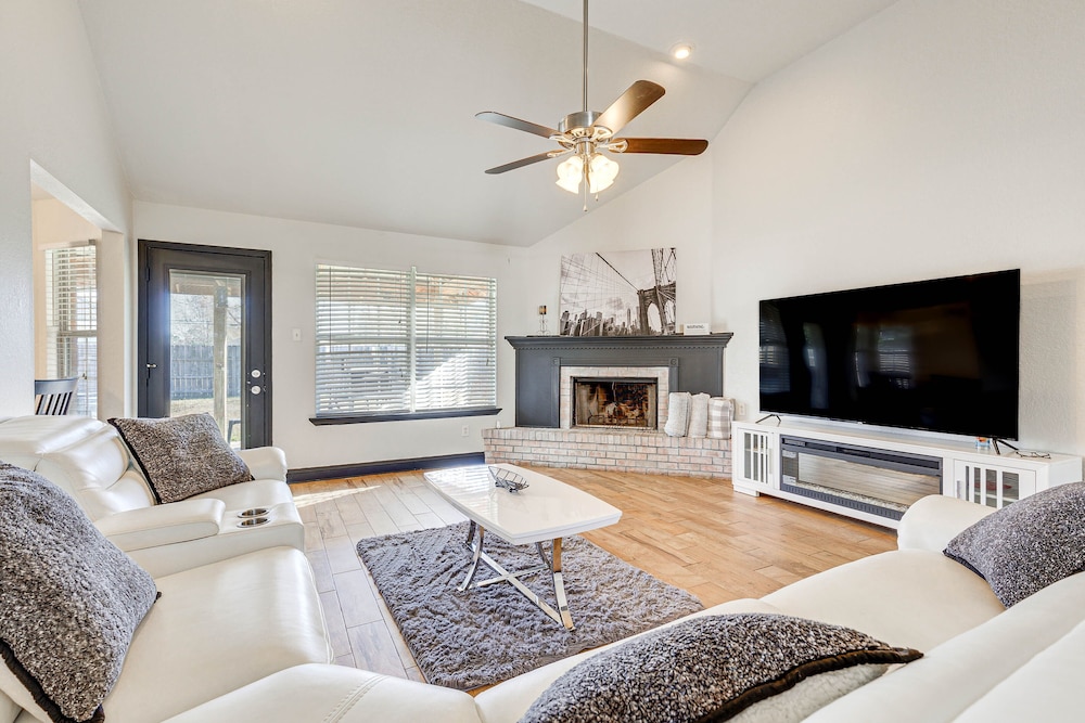 Family-friendly Ocean Springs Home: Grill, Hot Tub - Biloxi, MS