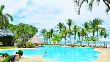 Apartamento em Condomínio Fechado, 5 quartos | Piscina