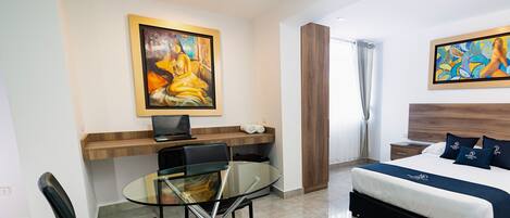 1 quarto, roupa de alta qualidade, edredões de penas, secretária