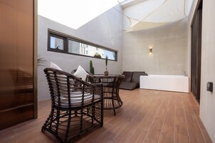 Suite Outdoor Spa Family | Secretária, Wi-fi grátis