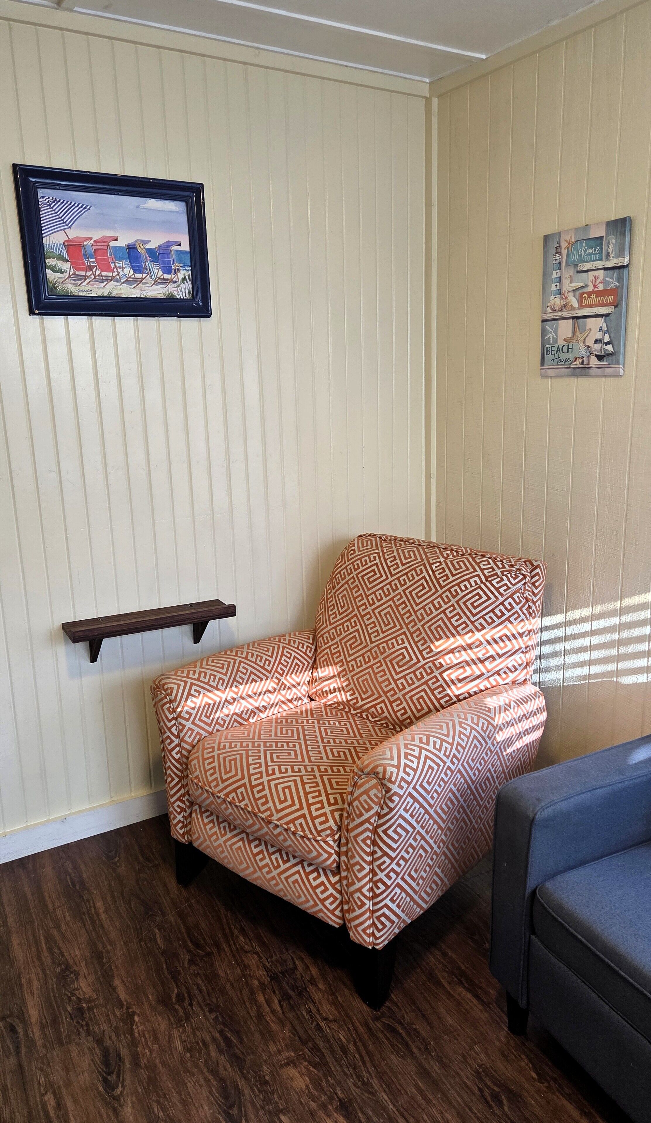 Rip Tide! Db4--1 Bedroom/1 Bath Standard Cottage, Walk To The Beach, Dogs Ok! - Port Aransas, TX