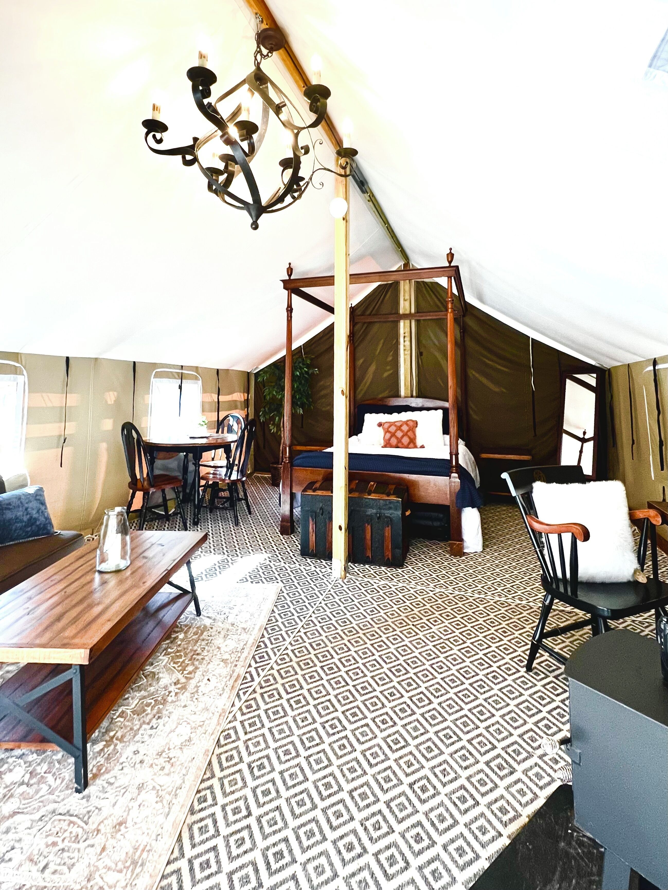 Deluxe Green River Glamping Tent In Nature With Wood Burning Oven! - Caroline du Nord