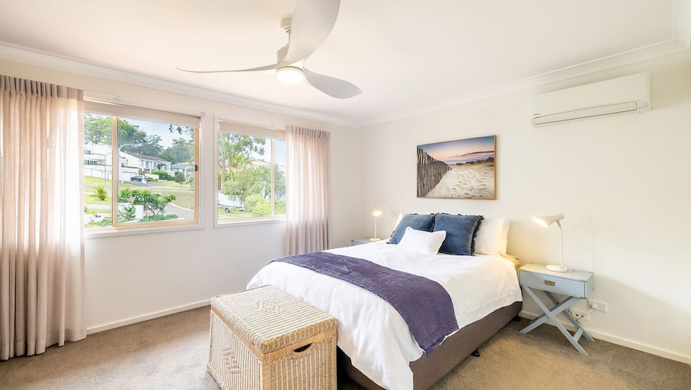 Danalene, 44a Danalene Pde - Stunning Waterfront Property With Air Con, Wi-fi, Garage & Boat Parking - Port Stephens