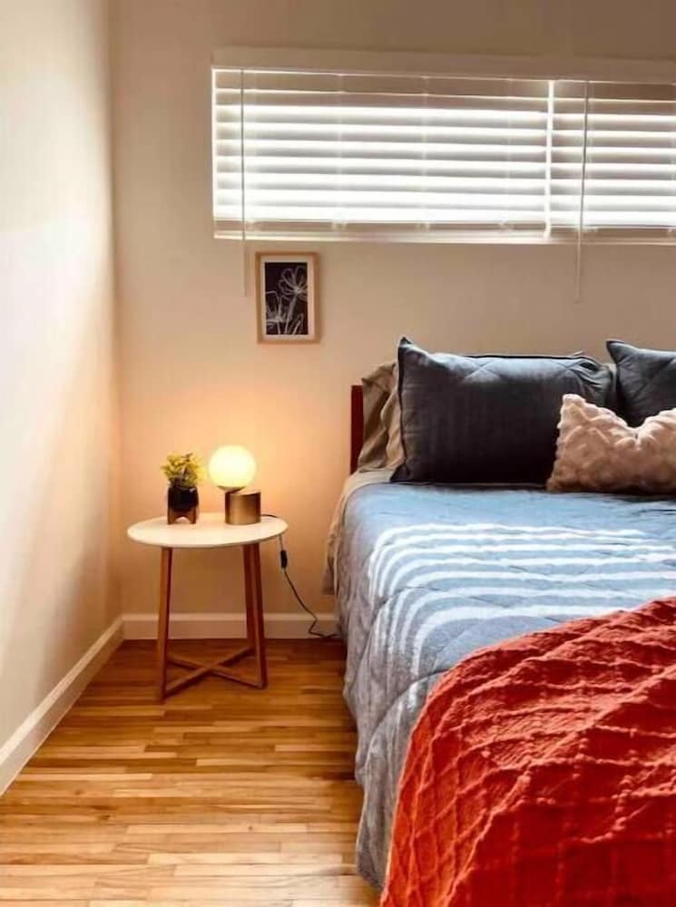 Stylish Suite - Lax, Sofi/forum Garage & Laundry - Redondo Beach, CA
