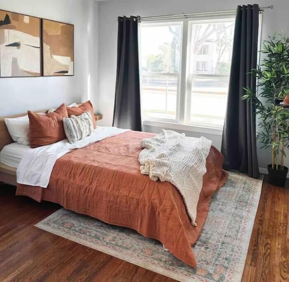 Luxe Cozy Home Near Lax, Beaches, Sofi - Torrance, CA