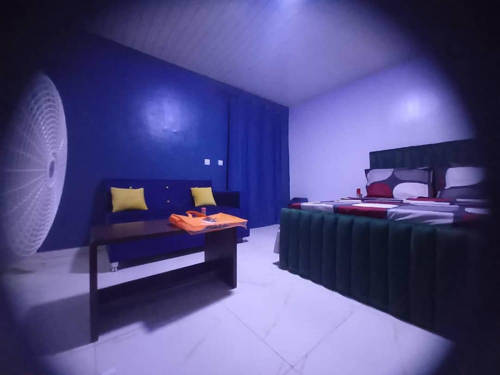 Apartment-sleeps2-parking-petfriendly - Abidjan