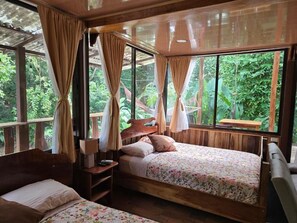 Quartos insonorizados, Wi-fi grátis, roupa de cama fornecida 