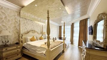 Quarto Exclusivo, banheira de hidromassagem grande, junto à piscina | Cofre no quarto, berços/camas para crianças grátis