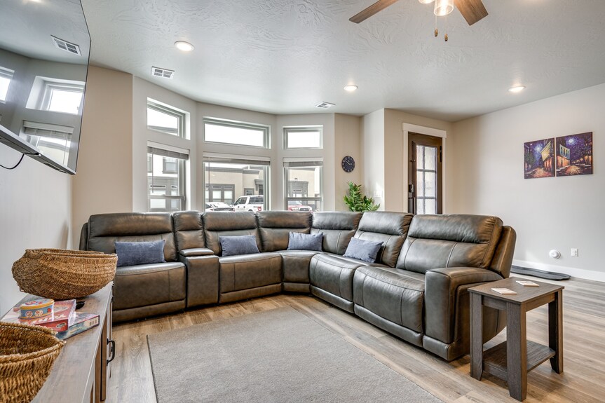 Stunning Mtn Views! Home 3 Mi To Dtwn Cedar City! - Cedar City, UT