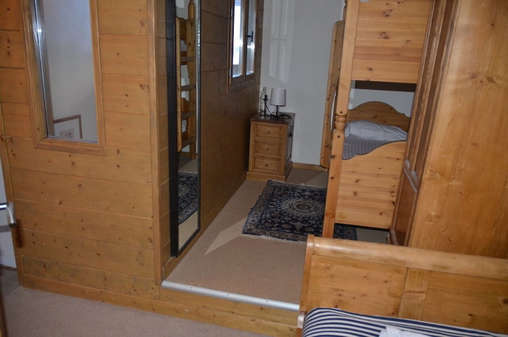 Ski to door self-catering duplex apartment with optional hotel ...