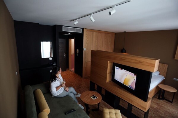 Alvin Comfort Hotel - Golem