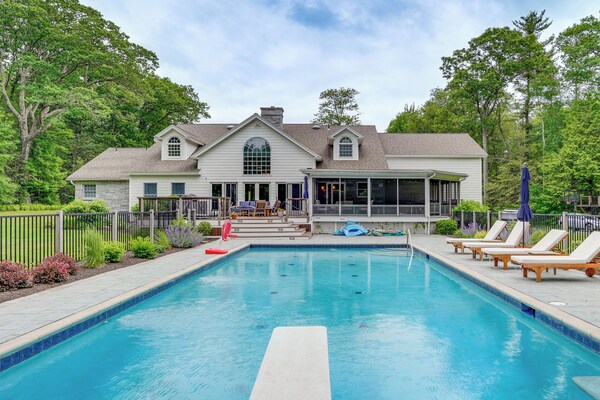 몬터레이 홈 W/ 핫 터브, 풀 & 게임 룸! - 몬트레이