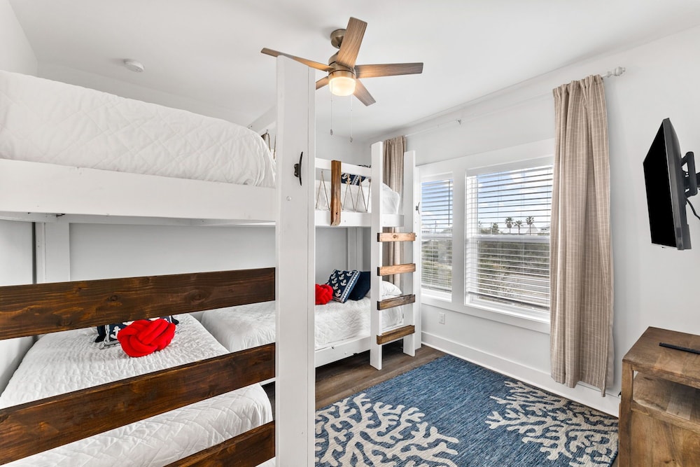 Spring Break Available! Dog-Friendly! North Cape! Bayfront Home with ...