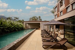 Piscina interna, piscina externa