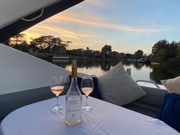 Romantic 3beds Yacht Escape On Thames - Berkshire