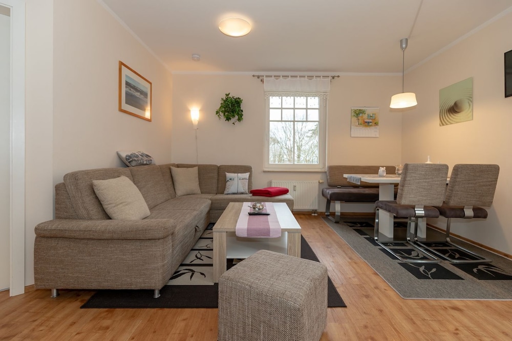 Fewo An Der Ostsee Zur Meerseite, Balkon Und Pkw-stellplatz - 50 M Zum Strand! - - Ostseebad Kühlungsborn