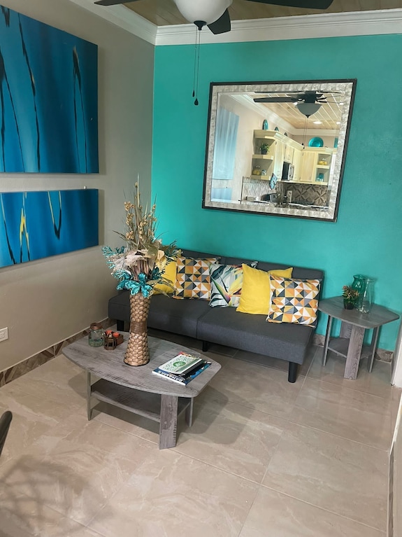 Three A's Getaway, 15 Min Walk To Sun, Sand And Sea! - Nasáu