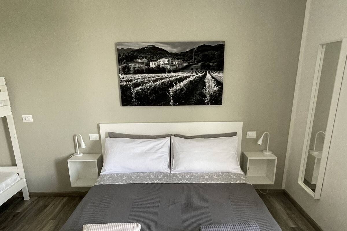 Apartamento Familiar | 1 quarto, roupa hipoalergénica, edredões de penas, secretária 
