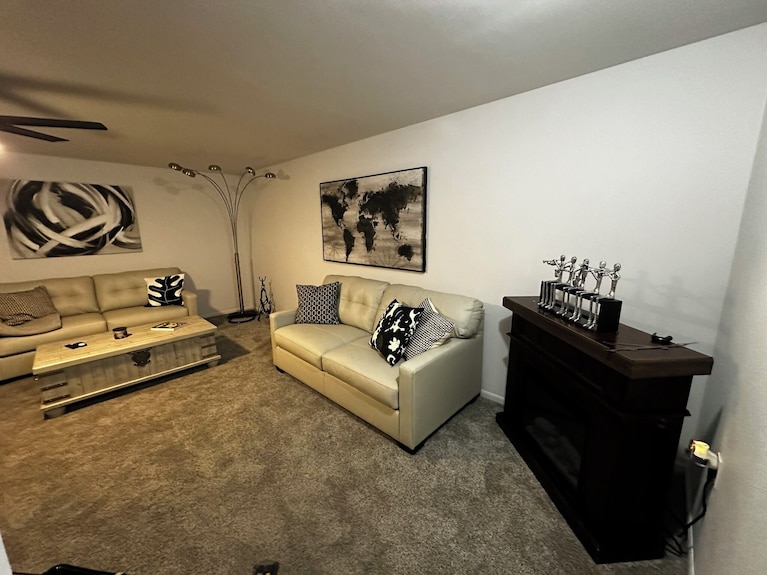 Capital City- 6 Miles From Madison With Fireplace - Madison, WI