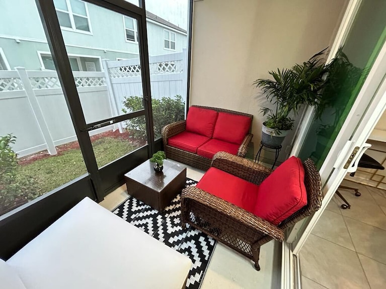 Family-sized Townhome, Mins From Wedding Venue & Shopping @ Oakleaf Town Center - Middleburg, FL