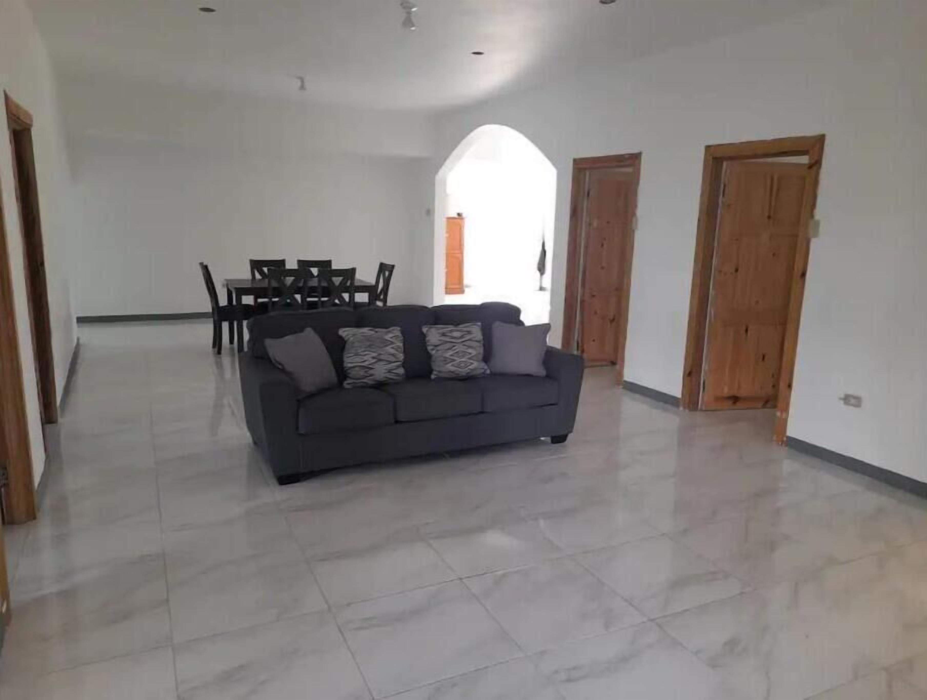 Paradise At The Roundabout In Negril - Negril