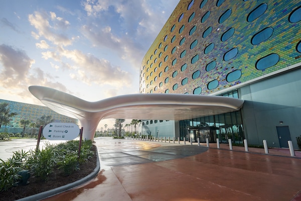 Universal's Terra Luna Resort - Orlando