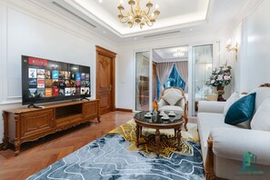 Apartamento superluxo | Roupas de cama premium, frigobar, escrivaninha, quartos à prova de som