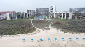 Apartamento, 2 quartos | Terrenos do alojamento